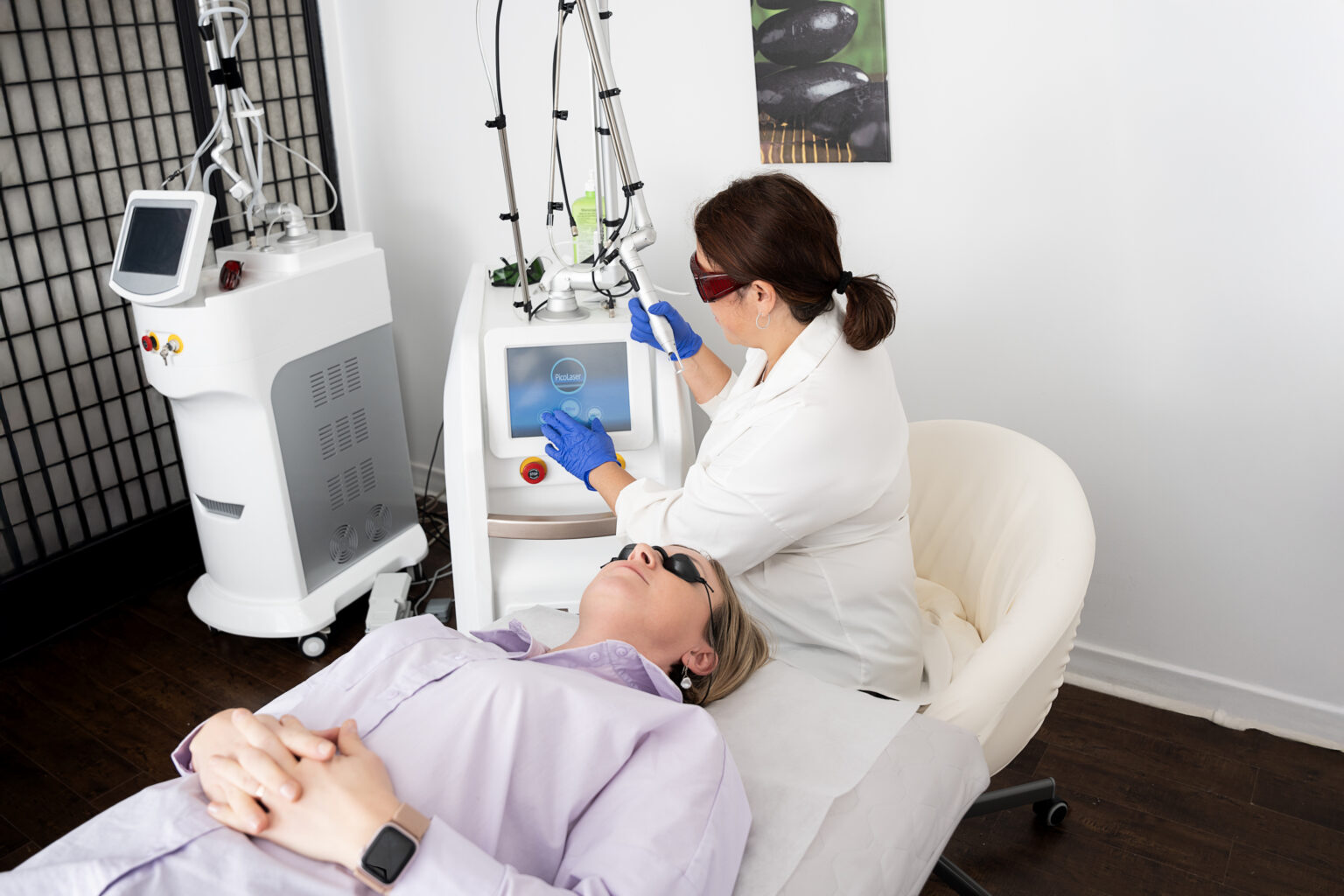 Traitement laser au visage : raffermir, rajeunir, pores dilatés